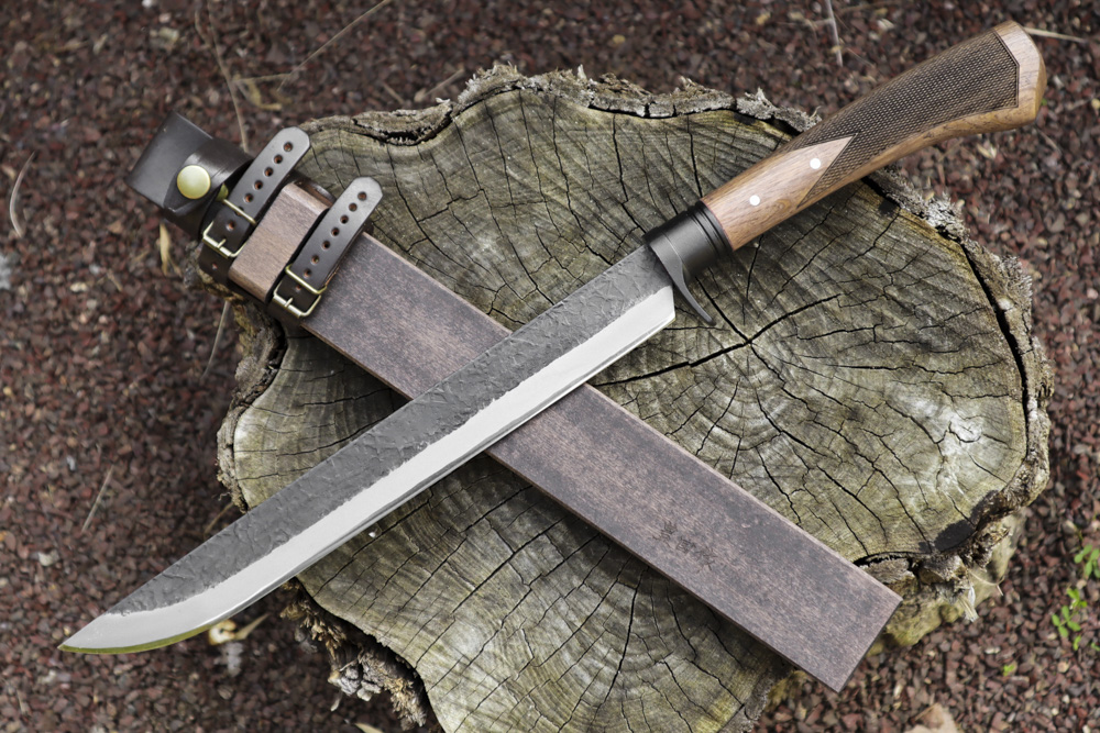 土佐鍛 鳥獣狩刀300 白鋼 両刃 黒槌目 黒ツバ 木鞘オイルステン 洋樫テェッカーオイルステン【豊国作】 の通販は豊国（トヨクニ）